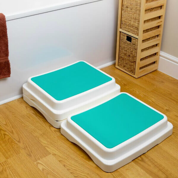 HOMECRAFT Savanah Modular Bath Step. Slip Resistant.